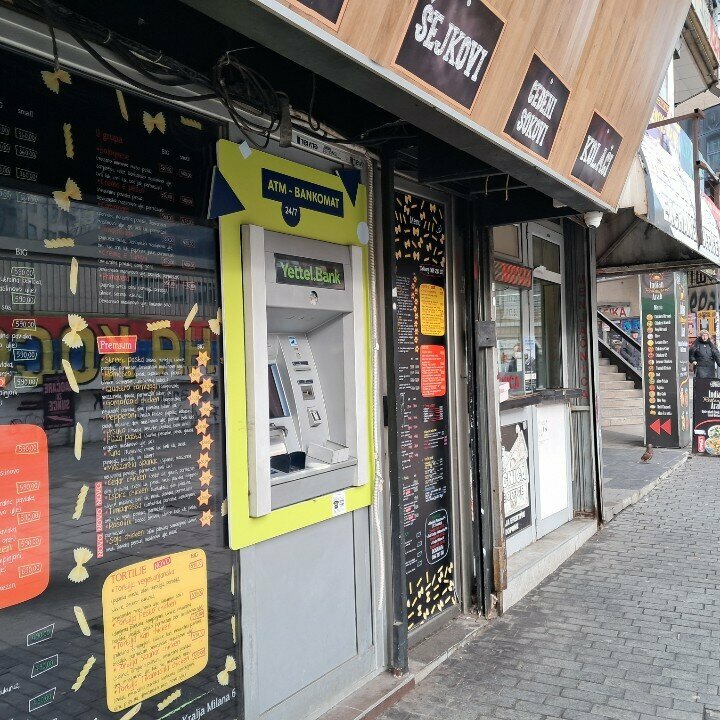 ATM'ler Yettel. Bank, Belgrad, foto