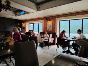 Chalet Teletskoe cafe (Teletskaya ulitsa No:68, selo Artybash), restoran  Altay Cumhuriyeti'nden