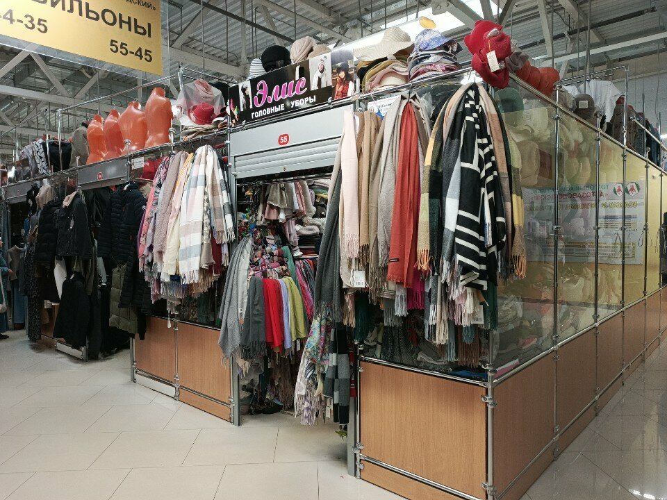 Şapka satan mağazalar Magazin sharfov i platkov, Naberejniye Çelny (Yar Çallı), foto