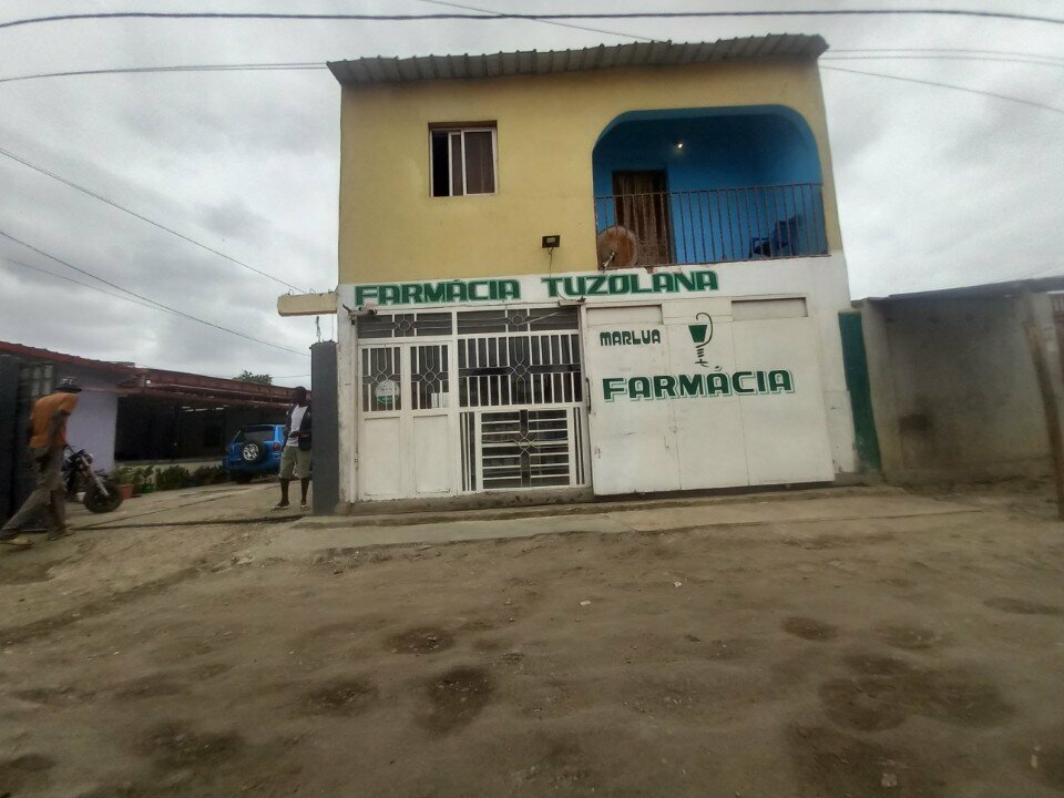 Eczaneler Farmácia Tuzolana, Loanda, foto