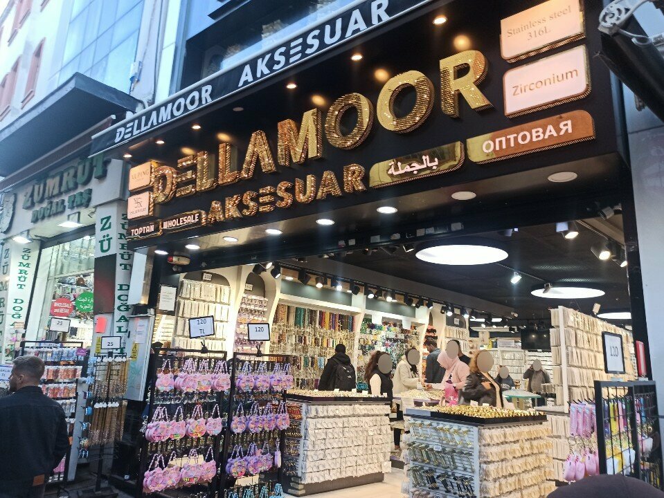 Bijuteriler Ülgen Grup i Della Moor, İstanbul, foto