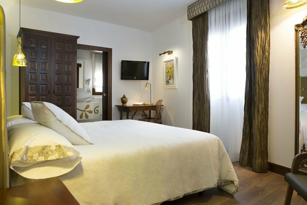 Otel Hotel Hierbaluisa, Kastilya‑La Mancha, foto