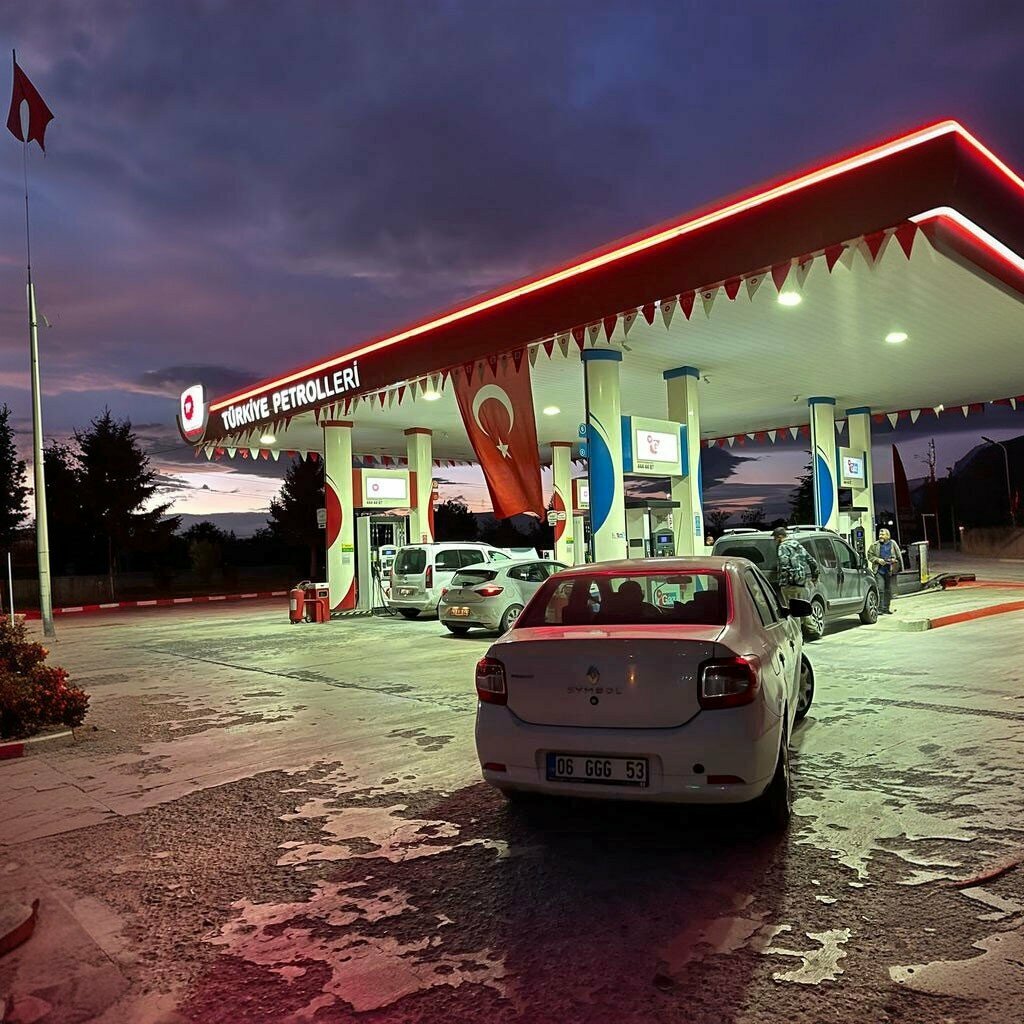 Benzin istasyonu Türkiye Petrolleri, Konya, foto