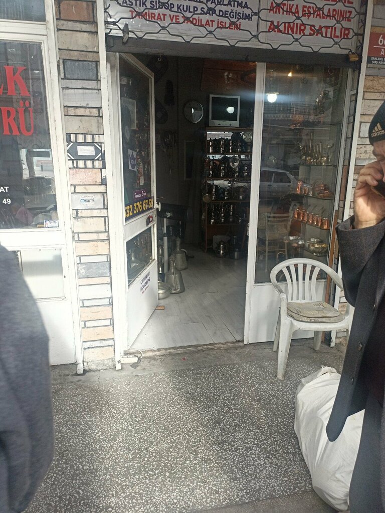 Antikacı dükkanları Mor Antika ve Çaydanlık Parlatma, Ankara, foto