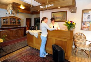 Hotel Schnehagen (Lower Saxony, Heidekreis, Bad Fallingbostel, Adolphsheider Straße, 33), otel  Aşağı Saksonya'dan