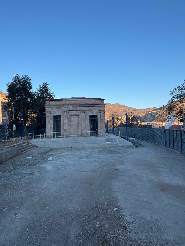 Turistik yerler Вокзал, Kapan, foto
