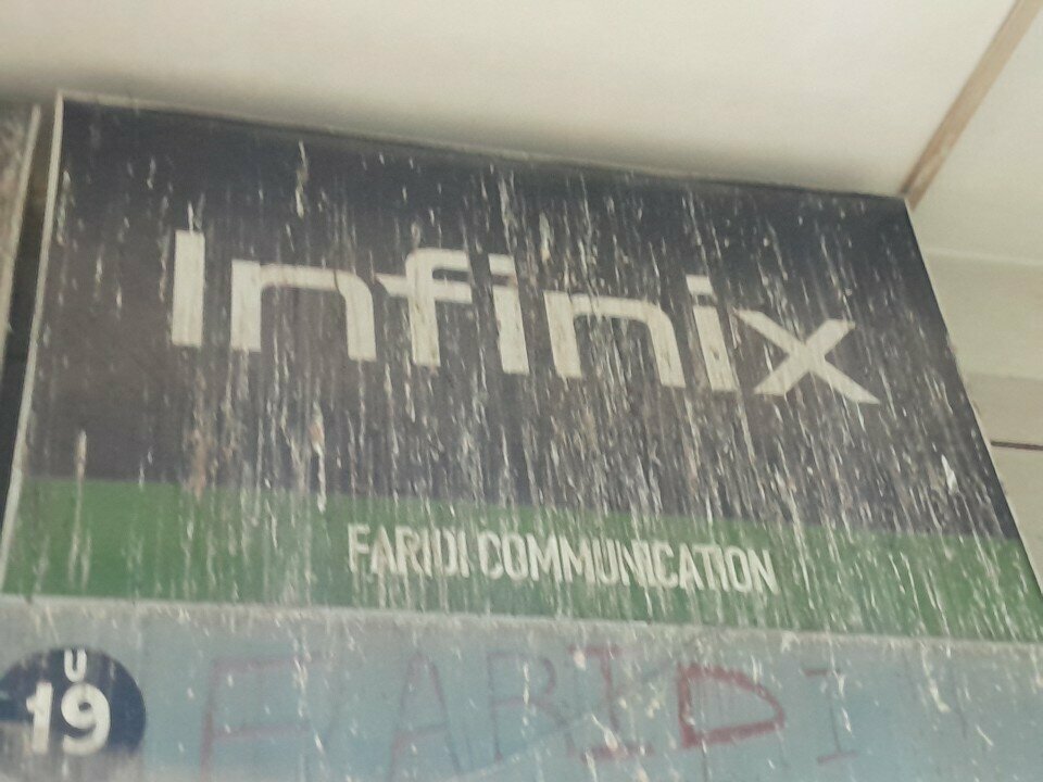 Cep telefonu aksesuarları Faridi, Karaçi, foto