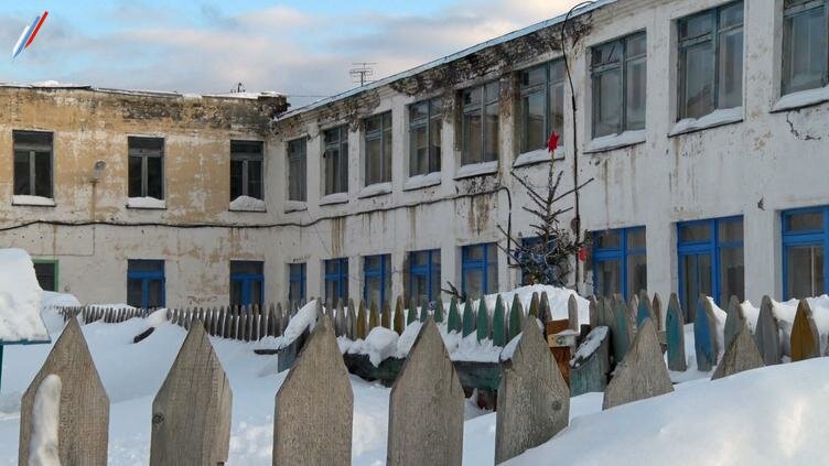 Ortaokul Mkou srednyaya obshcheobrazovatelnaya shkola № 11, Sverdlovskaya oblastı, foto