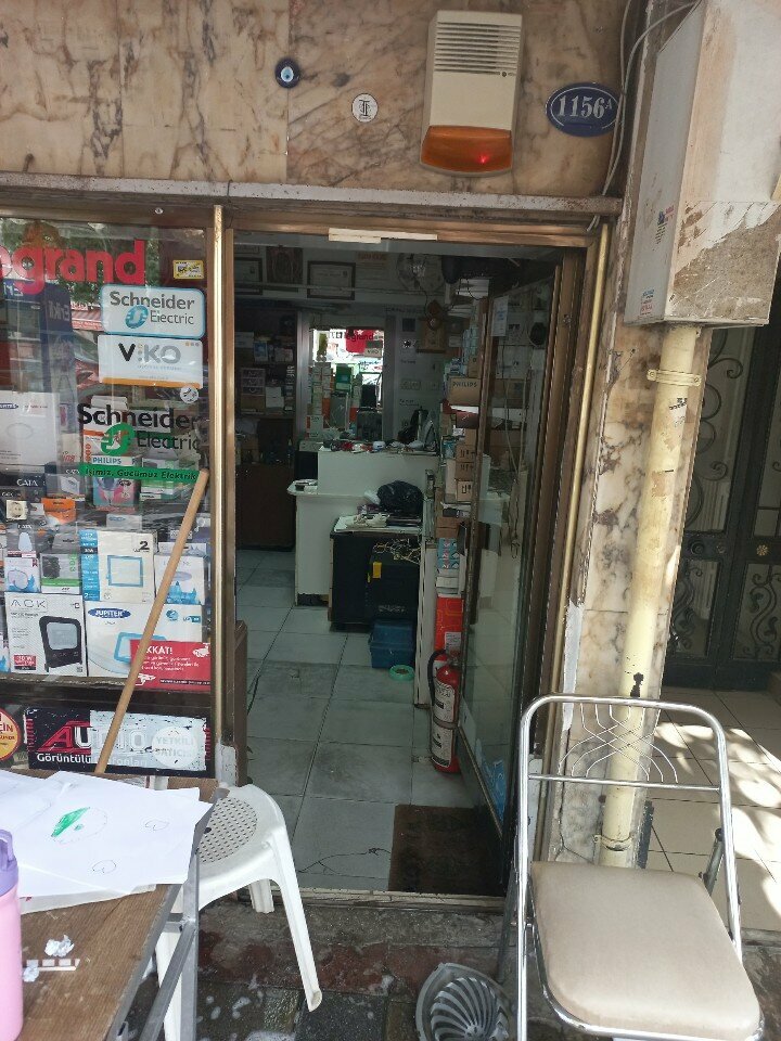 Elektrik ve elektrikli ürün mağazası Devinim Elektrik, İzmir, foto