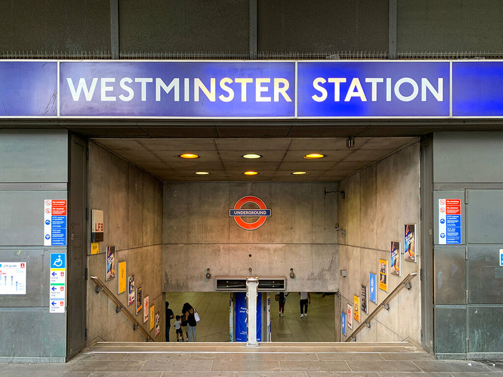 Metro istasyonu Westminster underground station, Londra, foto