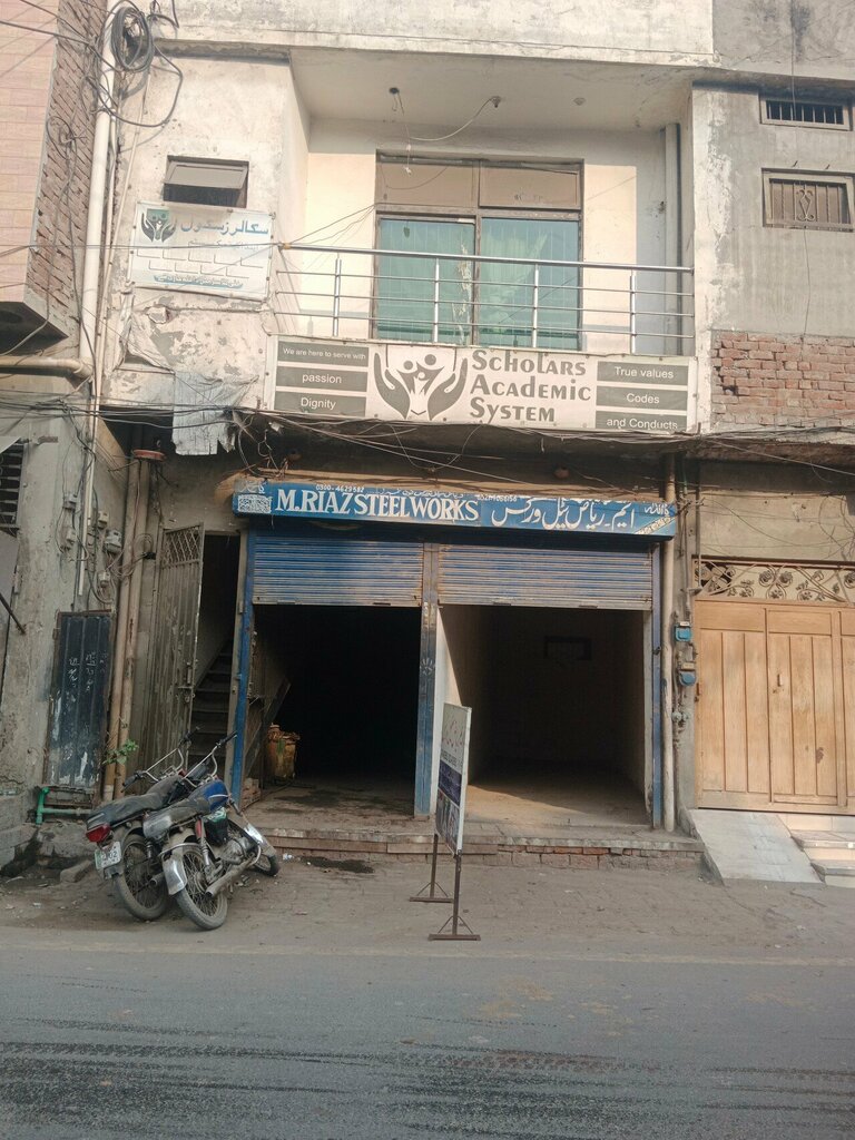 Cam balkon hizmetleri M Riaz Steel Works, Lahor, foto