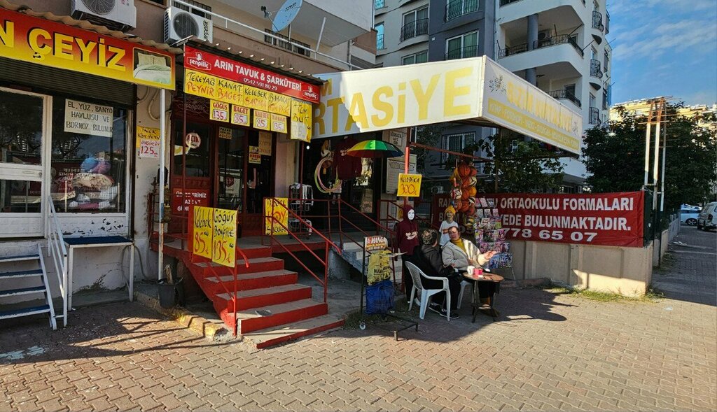 Kasap, şarküteri Arin Tavuk&Şarküteri, Adana, foto