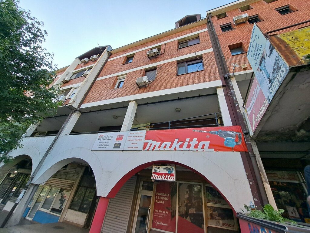 Otomobil satış galerileri Auto Šandor, Belgrad, foto