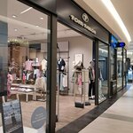Tom Tailor (Bulevar Umetnosti No:4), giyim mağazası  Belgrad'dan