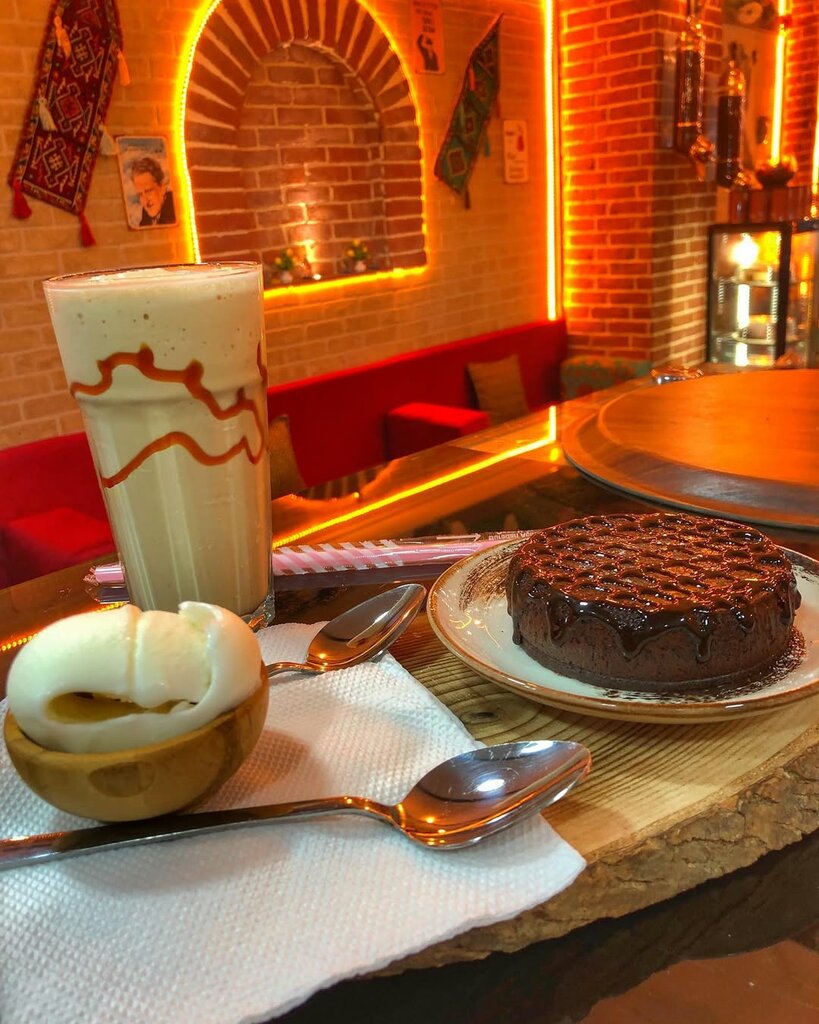 Kafe Otantik Orta Kahve, İstanbul, foto