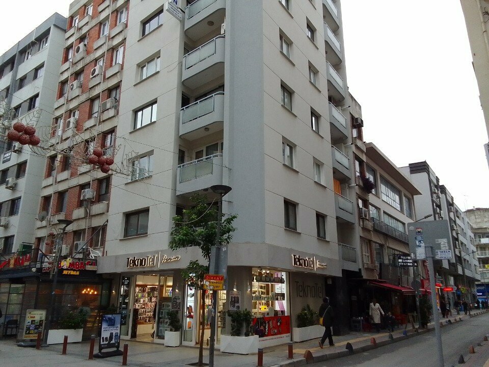 Tiyatrolar Ünal Gürel Sahnesi, İzmir, foto