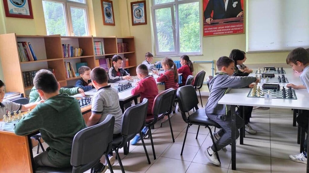 i̇lkokul Merkez İlkokulu, Köprübaşı, foto