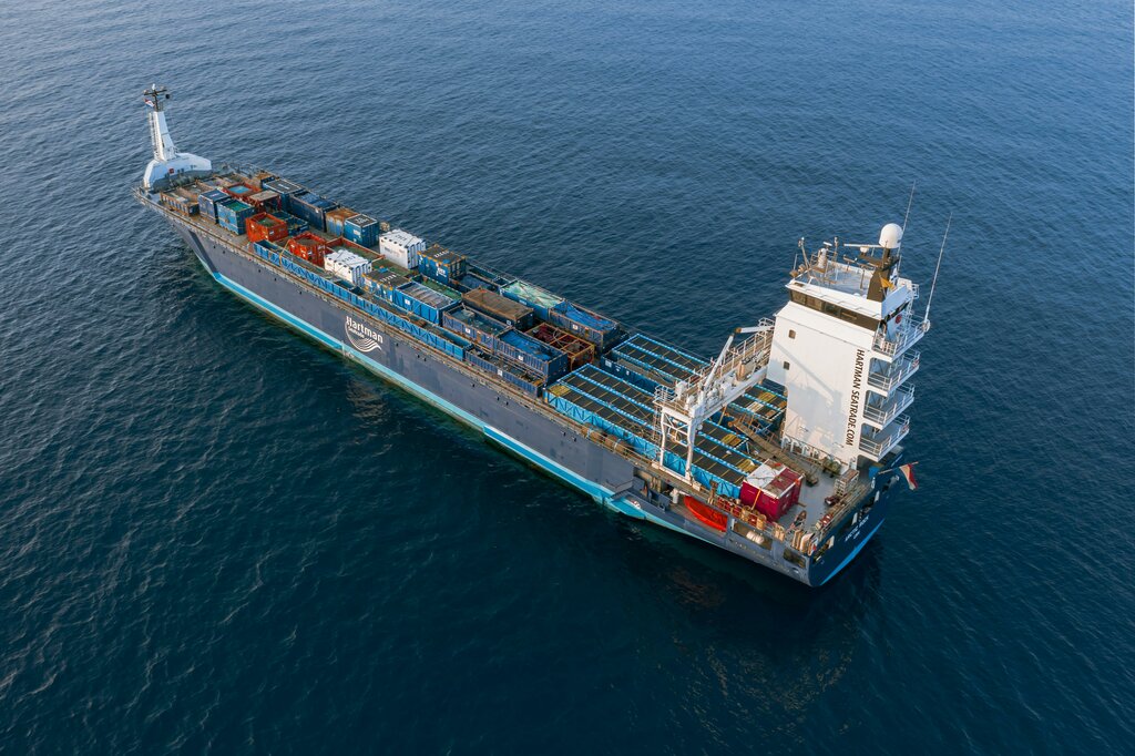 Deniz taşımacılığı Liva Shipping, Dubai, foto