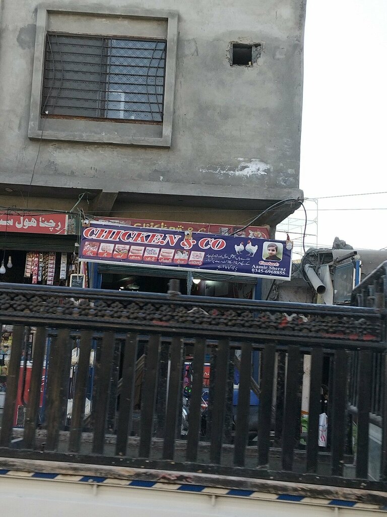 Kanatlı hayvan ürünleri ve yumurta Chicken & Co, Rawalpindi, foto