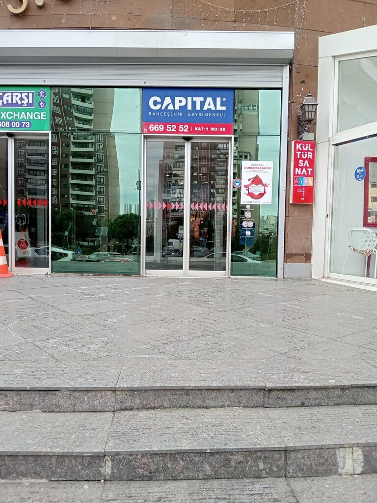 Gazete ve dergiler Bahçeşehir Life, İstanbul, foto