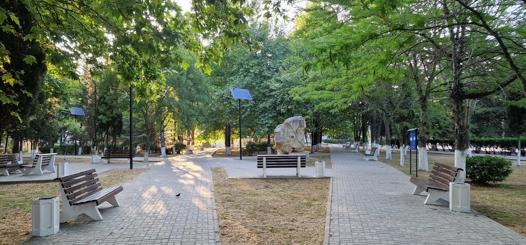 Kültür ve eğlence parkları Молодёжный сквер, İnkerman, foto