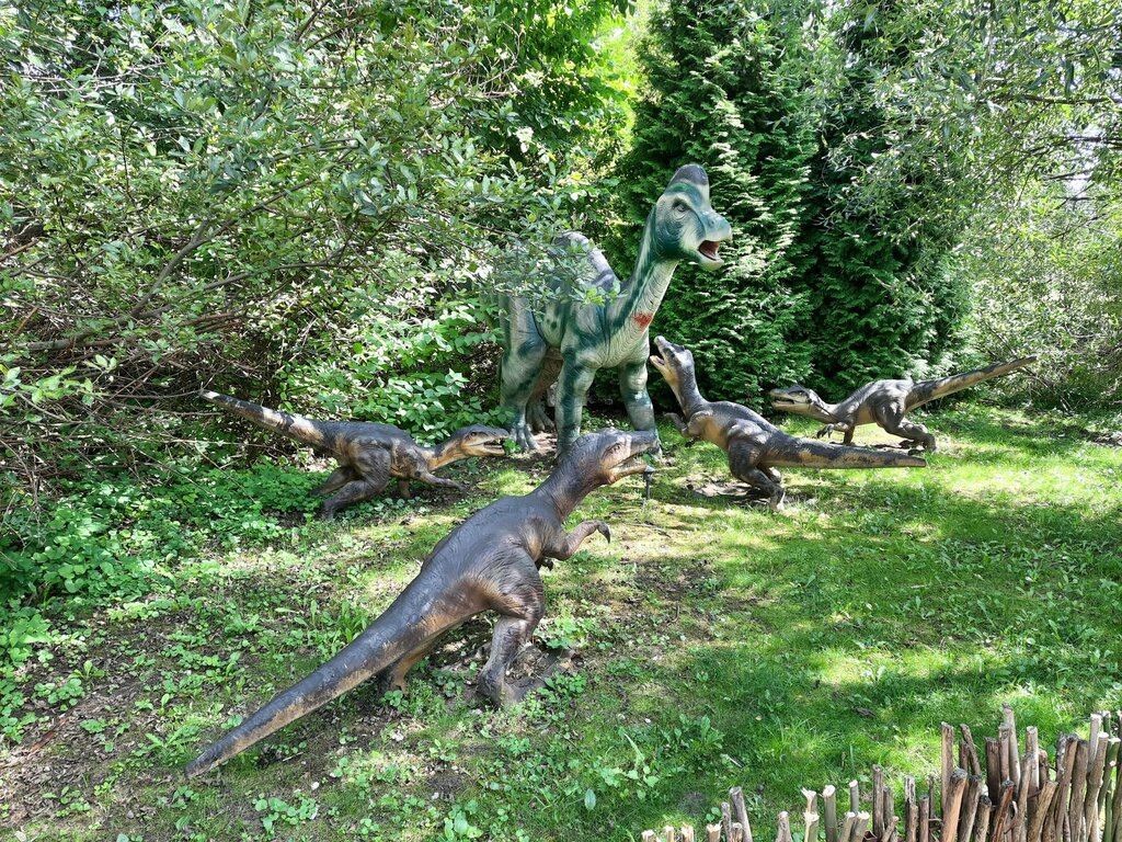 Park, sokak heykeli Коритозавр, Minsk, foto