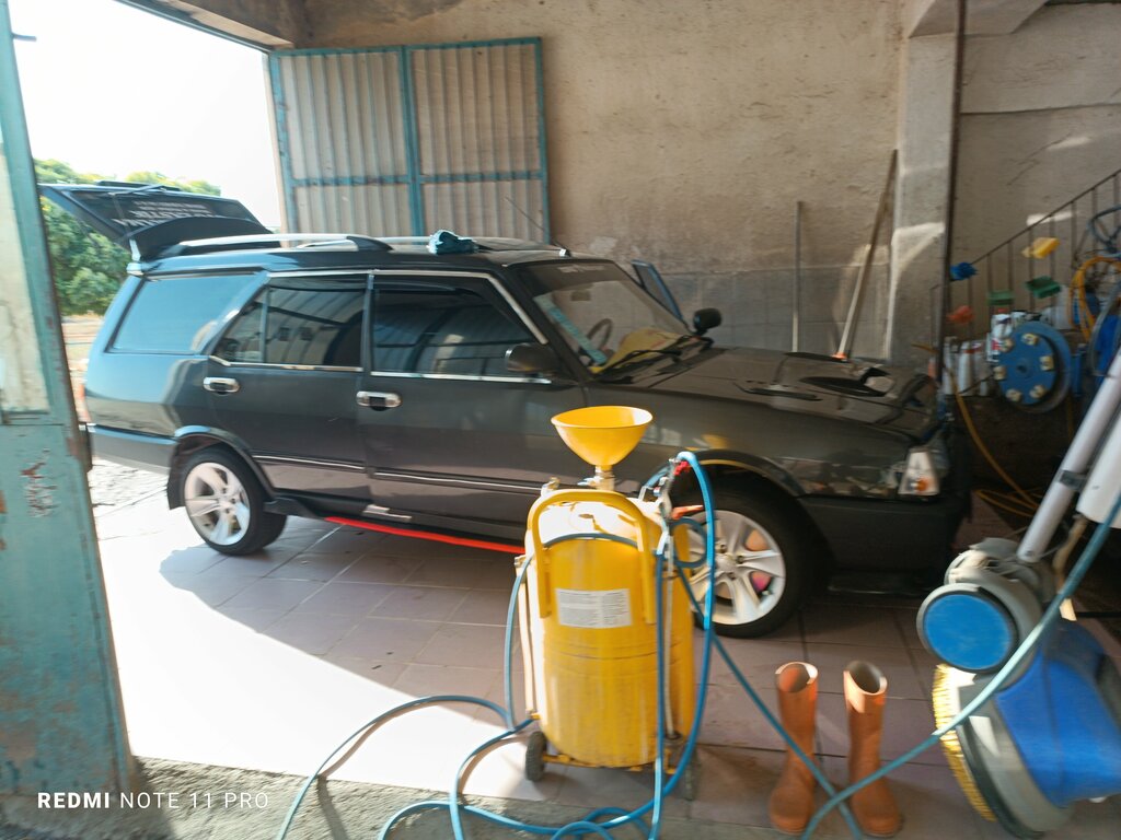 Otomobil servisi Ferhat oto lastik oto halı yıkama oto aksesuar çeşitleri, Evren, foto