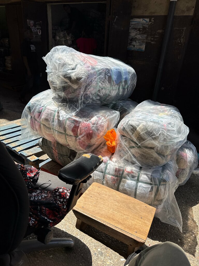 Toptan giyim Lee-Dan Enterprise, Akra, foto