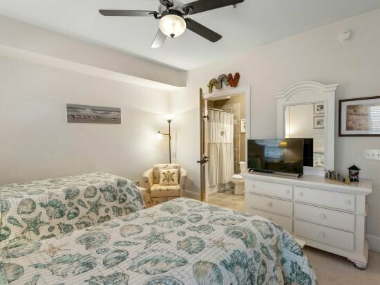 Otel Spacious Oceanside Deck and Modern Amenities - Beautiful Coastal Retreat, Kill Devil Hills, foto