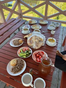 Кафе (Novgorod Region, Malovisherskiy District, Verebyinskoye selskoye poseleniye, derevnya Gorodishchi, Turisticheskaya ulitsa), kafe  Novgorodskaya oblastından