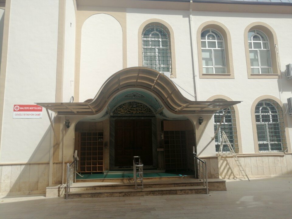 Cami Cevizli İstasyon Cami, İstanbul, foto