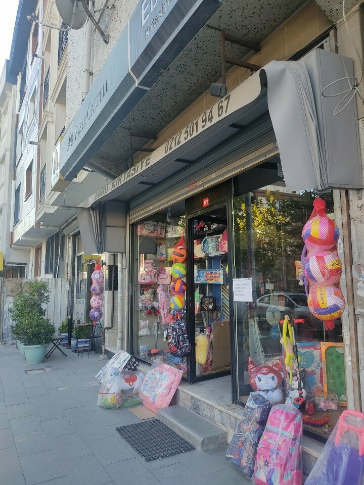 Kitap mağazaları Ebru Kırtasiye, İstanbul, foto