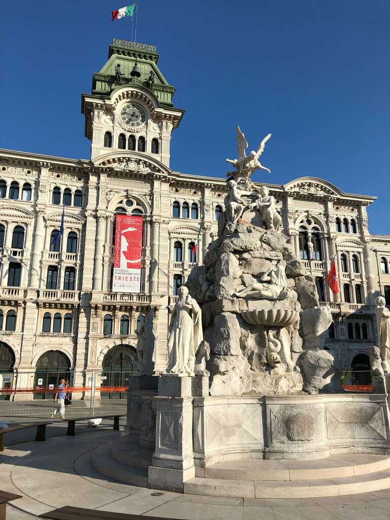 Çeşme Fontana dei Quattro Continenti, Trieste, foto