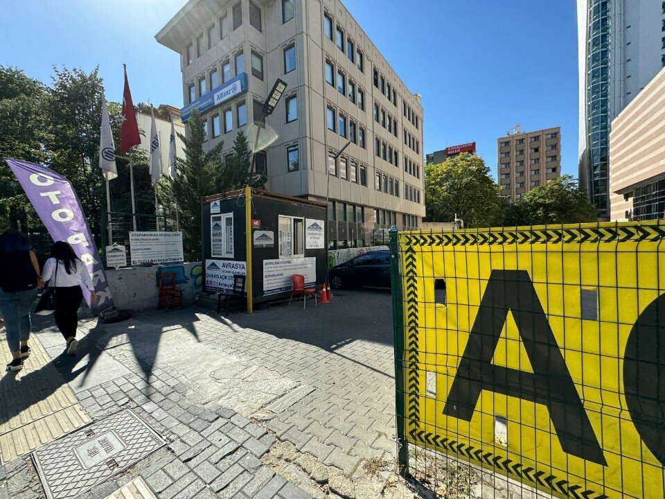 Otopark ve tamirhaneler Bir Dünya Turizm, Ankara, foto