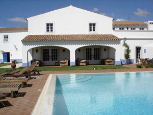Monte da Rosada (Évora, Estremoz, Largo da Rosada, 36), otel  Evora'dan