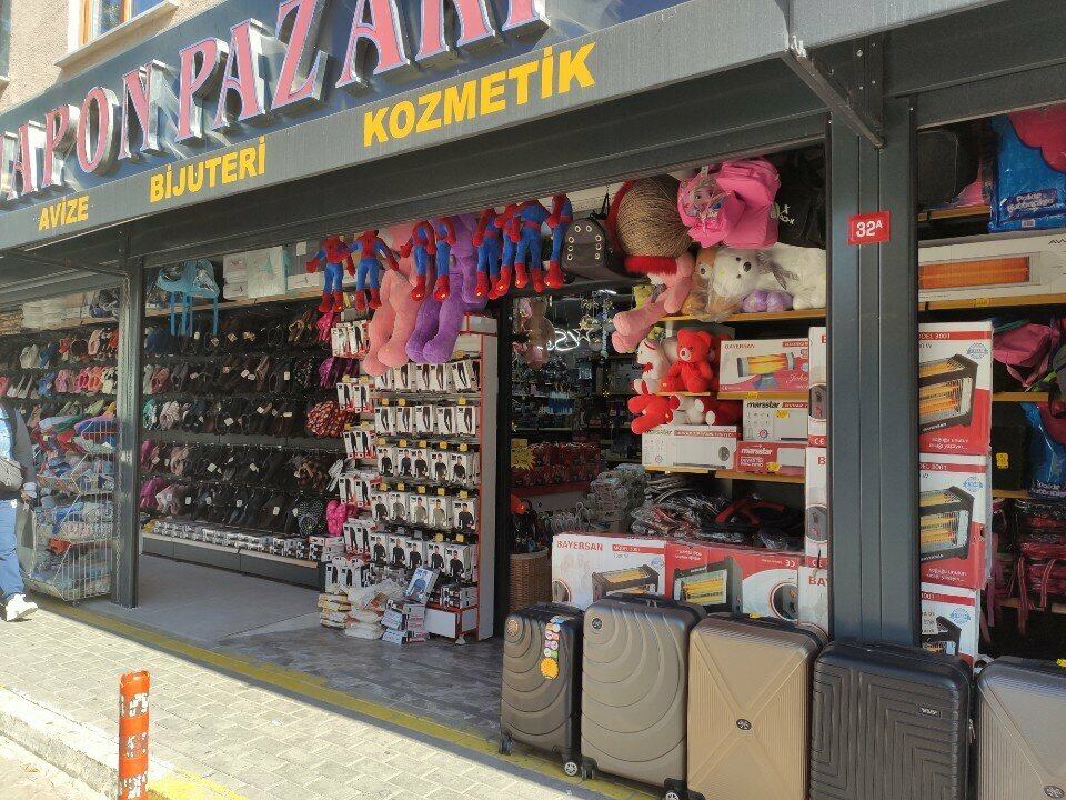 Ucuzluk mağazası Japon Pazarı, İstanbul, foto