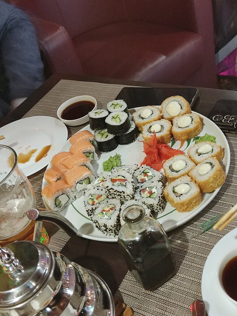 Suşi restoranı Суши-бар Сакура, Salehard, foto