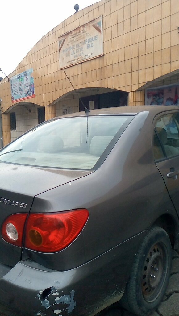 Yüzme havuzları Piscine Olympique De La Cité Sic, Douala, foto
