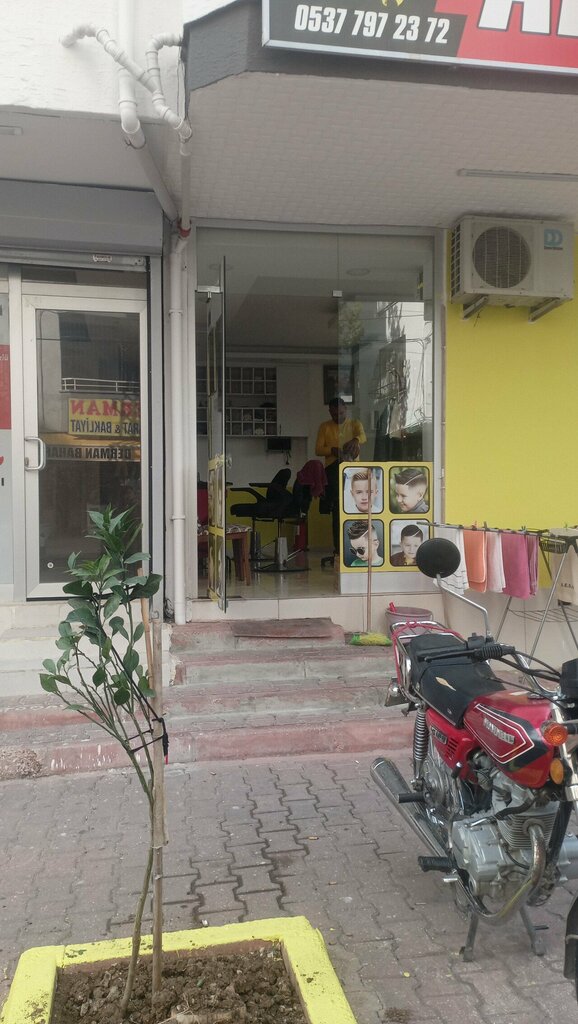 Berberler Adem Erkek Kuaförü, Adana, foto