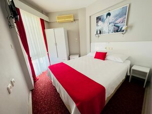 Kaan Hotel (Aydın, Kuşadası, Türkmen Mah., Denizel Sok., 17), otel  Kuşadası'ndan