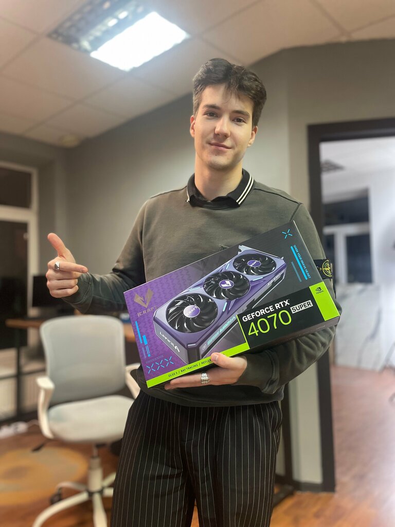 Bilgisayar mağazaları Ragetech, Moskova, foto
