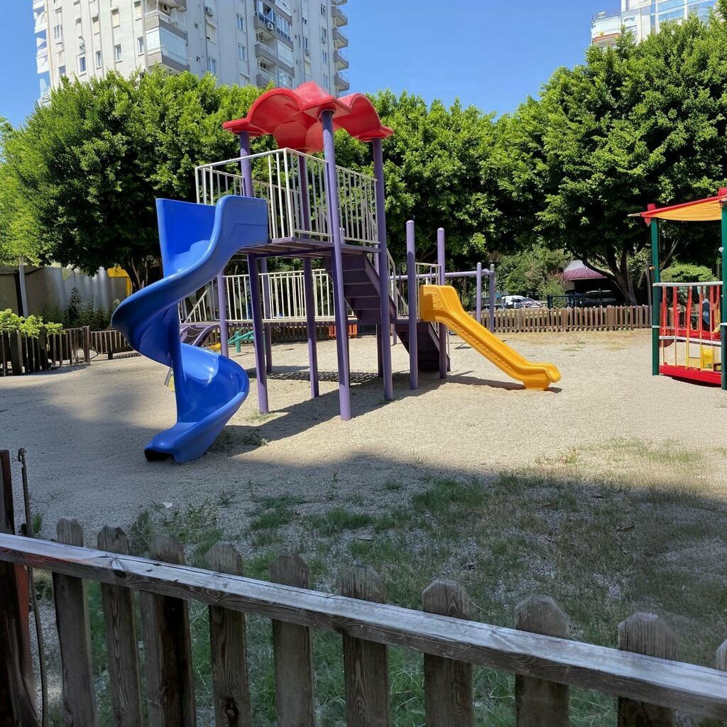 Kültür ve eğlence parkları Ömer Bozkurt Parkı, Antalya, foto