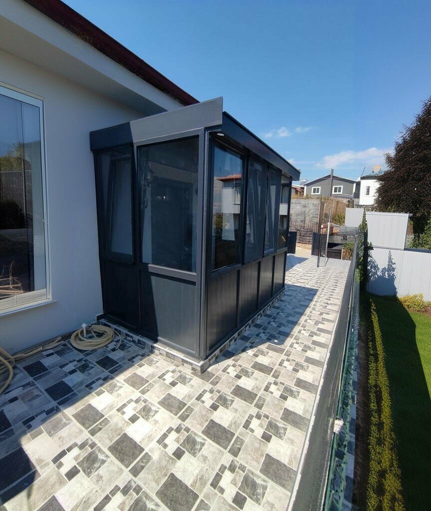 Cam ve cam ürün üreticisi Sezer Cam Balkon, Torbalı, foto