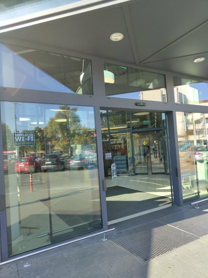 Süpermarket Lidl, Belgrad, foto