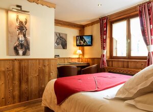 Auberge du Manoir (Auvergne-Rhône-Alpes, Drôme, Arrondissement de Nyons, Tulette, Route de Bouchet, 8), otel  Chamonix'den