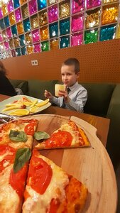 Just Kids (Moskovskaya Street No:5Б), kafe  İstra'dan