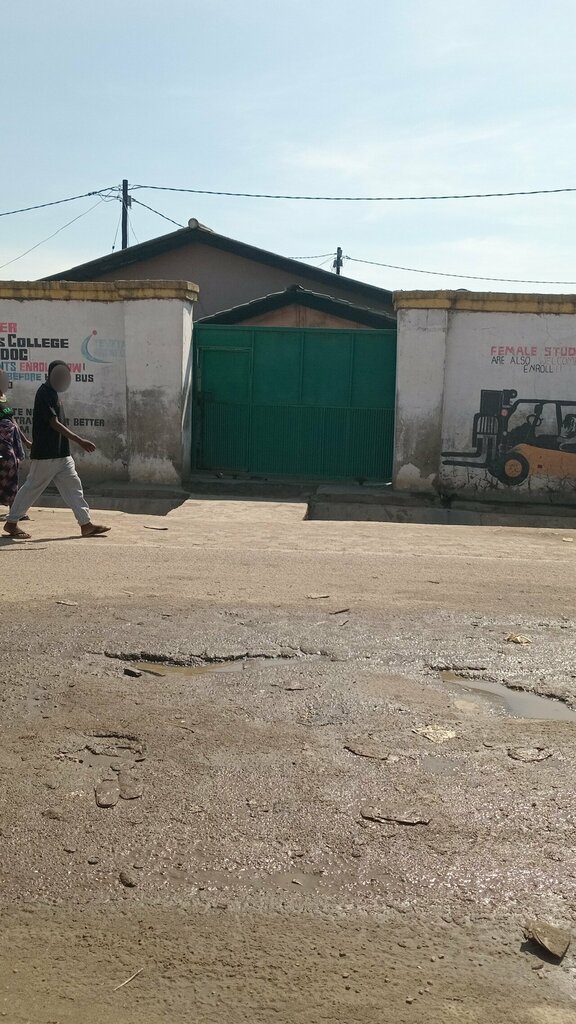 Yüksekokul Heavy Duty Operators College, Lusaka, foto