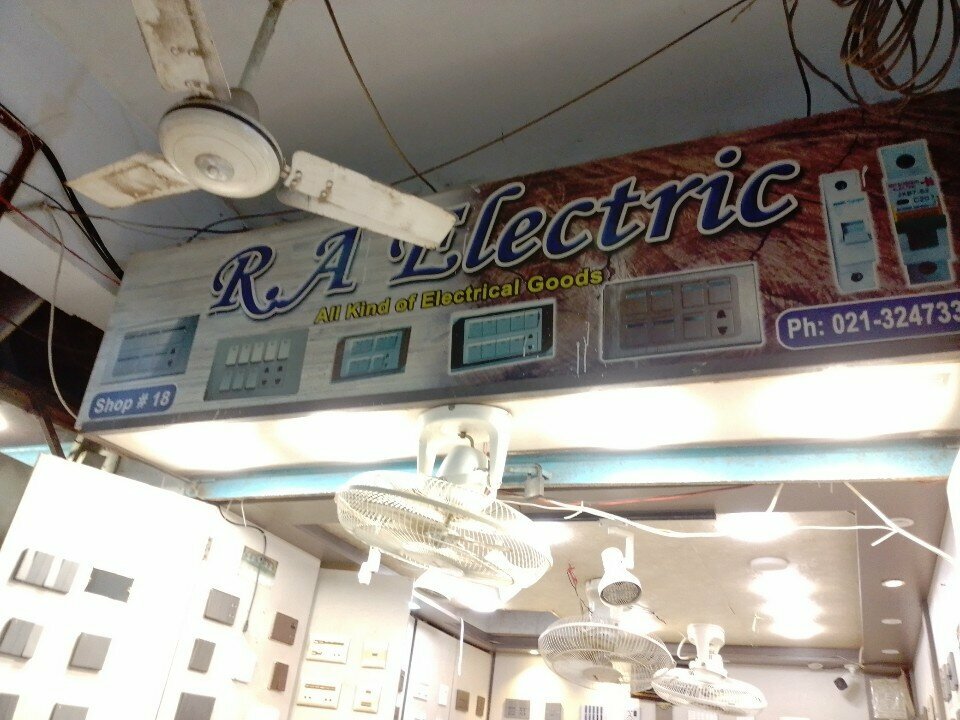 Elektrik ve elektrikli ürün mağazası R. A, Karaçi, foto