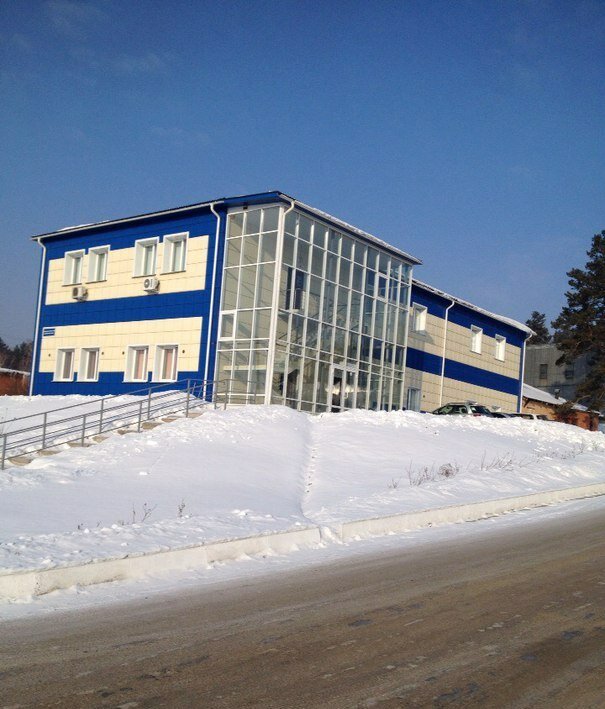 Elektrik ve benzinle çalışan aletler Luchshy Instrument, Irkutsk, foto