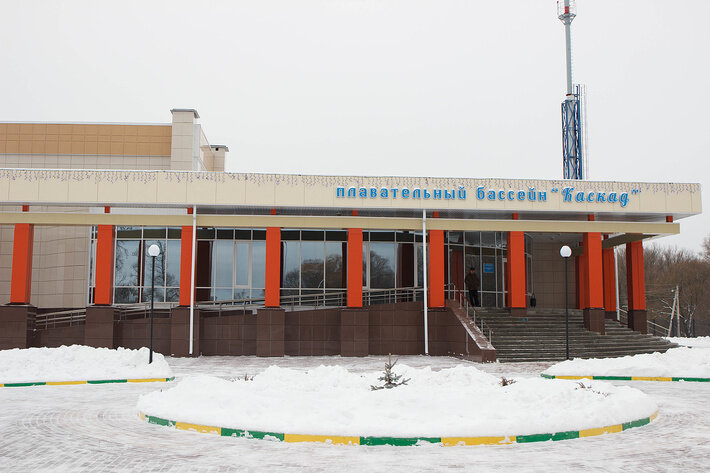 Yüzme havuzları Плавательный бассейн Каскад, Novy Oskol, foto